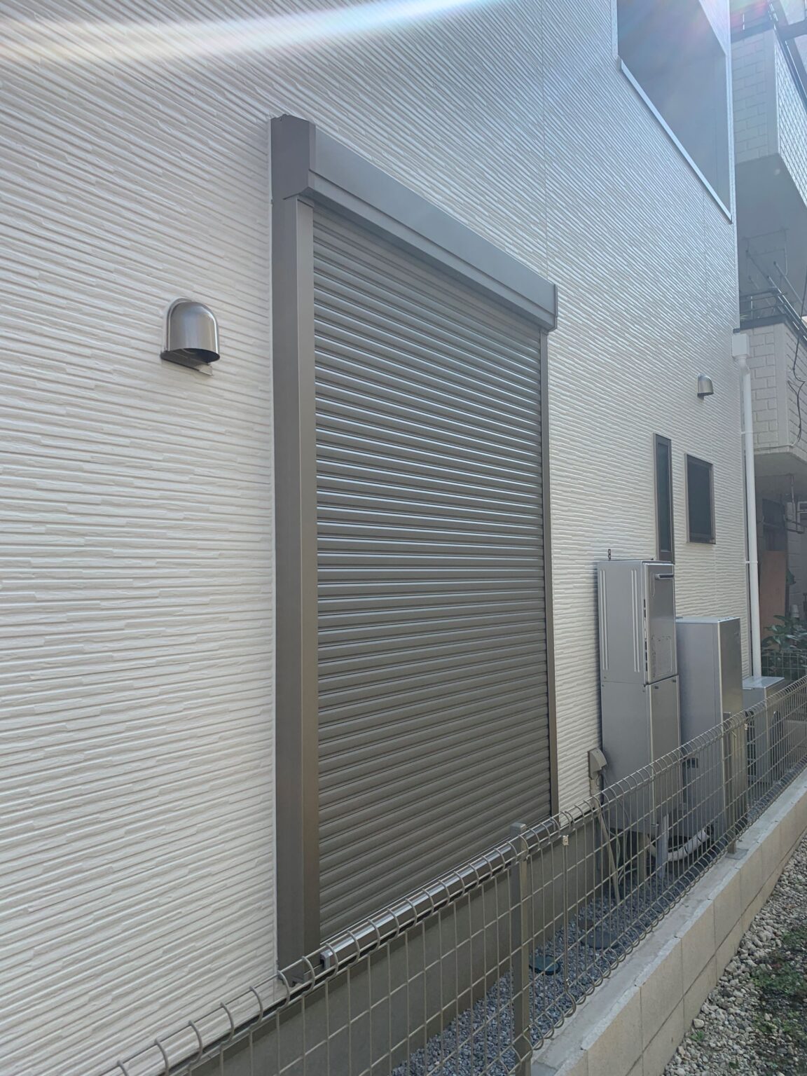 埼玉県朝霞市 A様邸 LIXIL手動シャッターをソムフィキットで電動化 – 日本ケイアンドアイ シャッター電動化 光通風雨戸